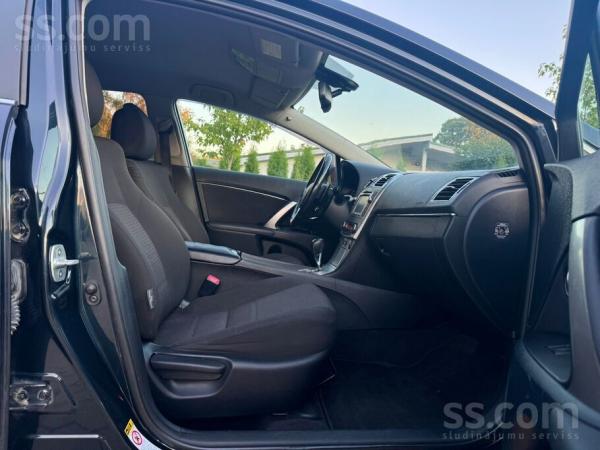 Black Toyota avensis-verso 2013 in Riga, with an engine capacity of 2.20 L and mileage of 480 thousand km for 3100 €, photo 3 on AUTOMOTO.COM.LV