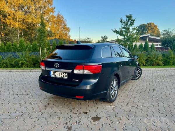 Black Toyota avensis-verso 2013 in Riga, with an engine capacity of 2.20 L and mileage of 480 thousand km for 3100 €, photo 7 on AUTOMOTO.COM.LV