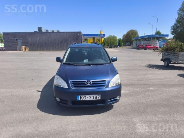 Zils Toyota avensis-verso 2001 Liepāja, ar dzinēja tilpumu 2.00 L un nobraukumu 285 tūkst. km par 1800 €, foto 4 vietnē AUTOMOTO.COM.LV