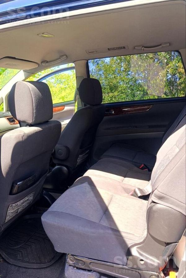 Zils Toyota avensis-verso 2001 Liepāja, ar dzinēja tilpumu 2.00 L un nobraukumu 285 tūkst. km par 1800 €, foto 10 vietnē AUTOMOTO.COM.LV