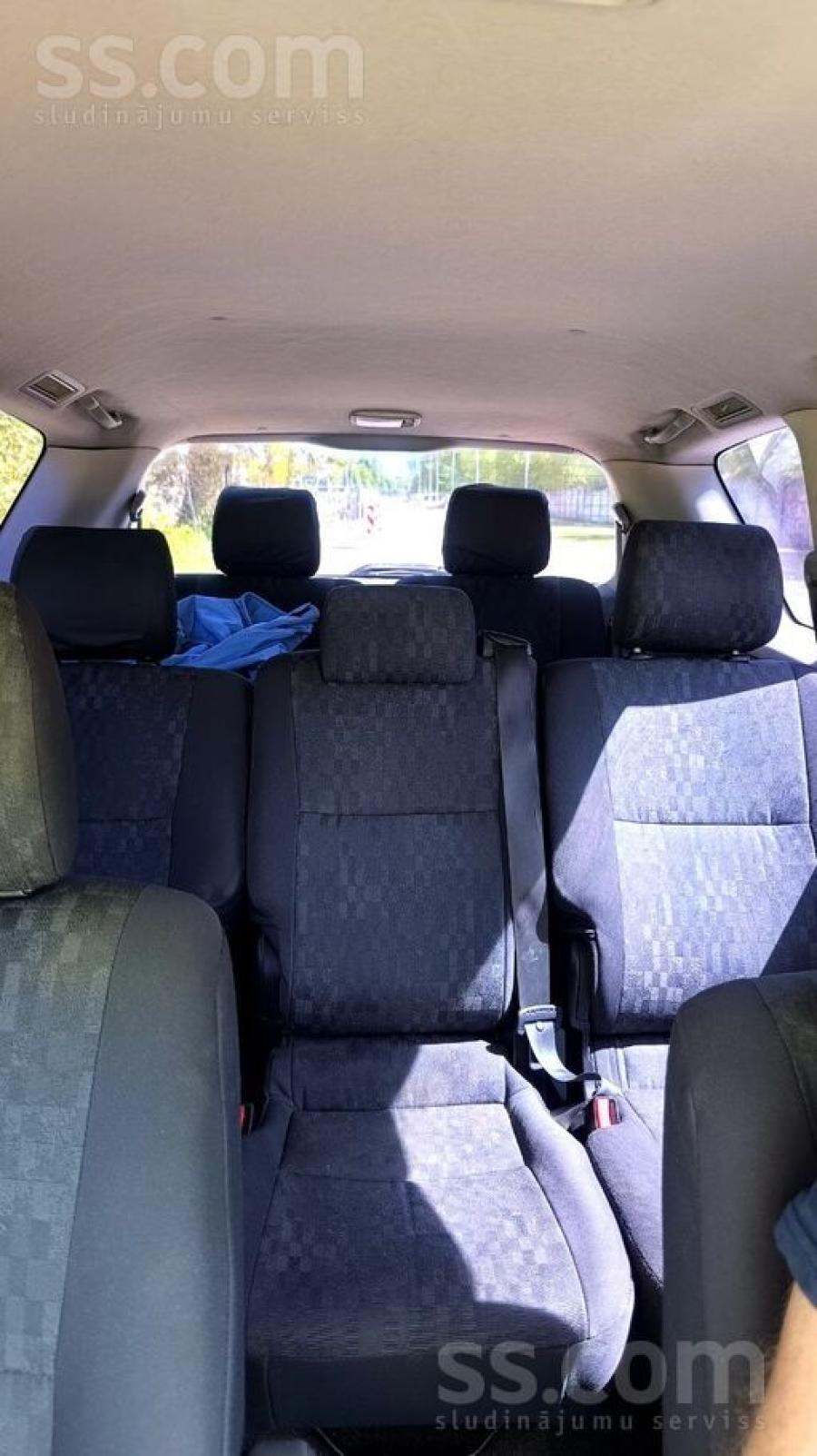 Zils Toyota avensis-verso 2001 Liepāja, ar dzinēja tilpumu 2.00 L un nobraukumu 285 tūkst. km par 1800 €, foto 12 vietnē AUTOMOTO.COM.LV