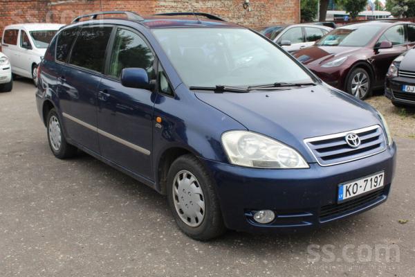 Blue Toyota avensis-verso 2001 in Liepaja, with an engine capacity of 2.00 L and mileage of 288 thousand km for 1700 €, photo 1 on AUTOMOTO.COM.LV