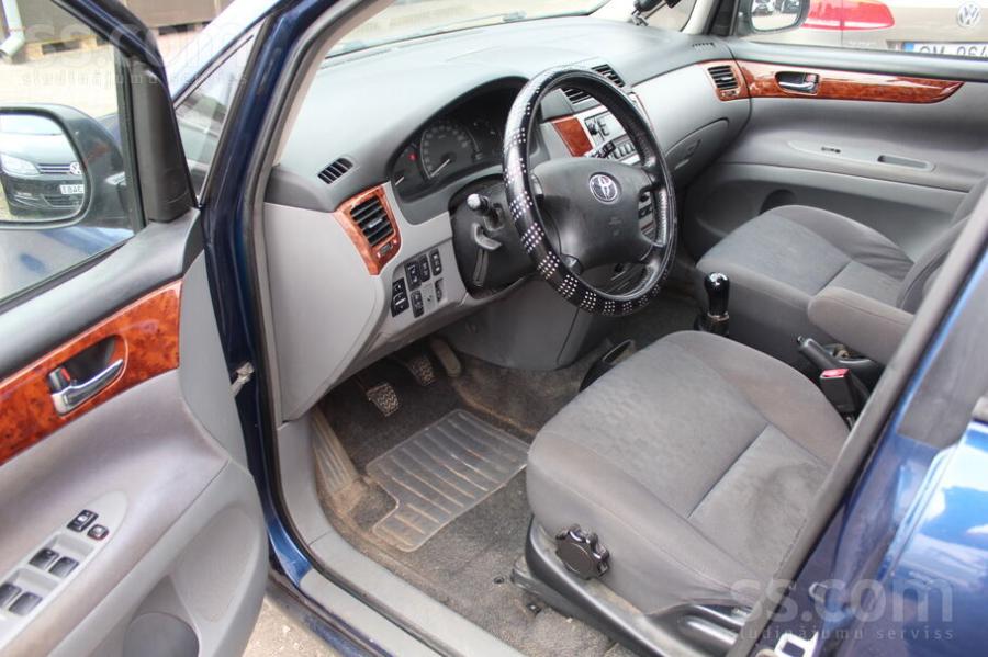 Zils Toyota avensis-verso 2001 Liepāja, ar dzinēja tilpumu 2.00 L un nobraukumu 288 tūkst. km par 1700 €, foto 7 vietnē AUTOMOTO.COM.LV