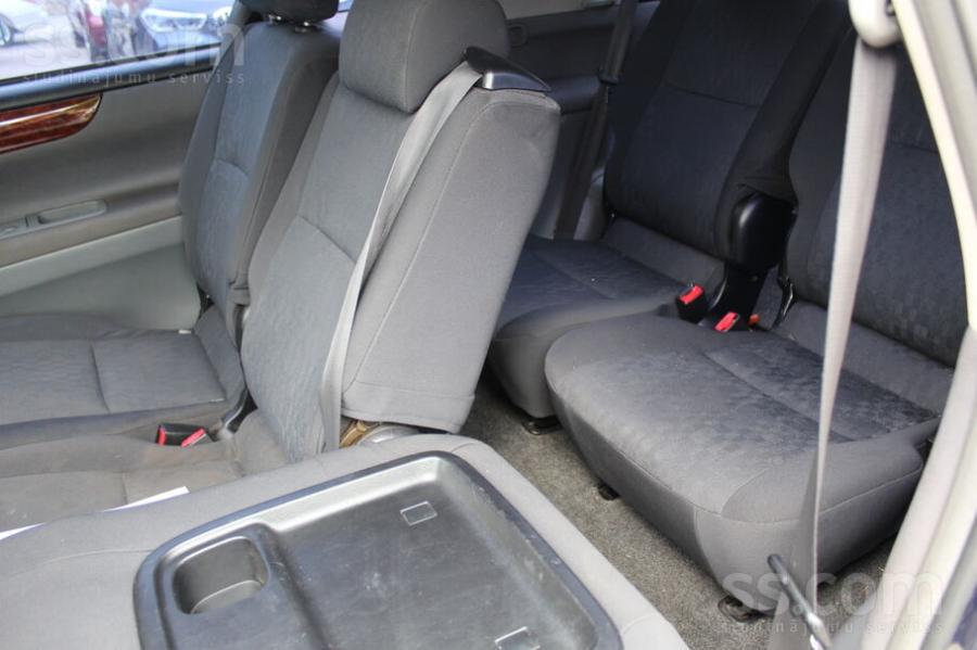 Zils Toyota avensis-verso 2001 Liepāja, ar dzinēja tilpumu 2.00 L un nobraukumu 288 tūkst. km par 1700 €, foto 9 vietnē AUTOMOTO.COM.LV