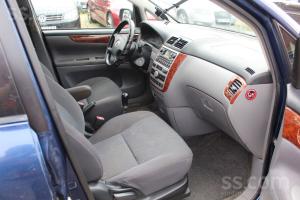 Zils Toyota avensis-verso 2001 Liepāja, ar dzinēja tilpumu 2.00 L un nobraukumu 288 tūkst. km par 1700 €, foto 10 vietnē AUTOMOTO.COM.LV