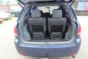 Blue Toyota avensis-verso 2001 in Liepaja, with an engine capacity of 2.00 L and mileage of 288 thousand km for 1700 €, photo 6 on AUTOMOTO.COM.LV