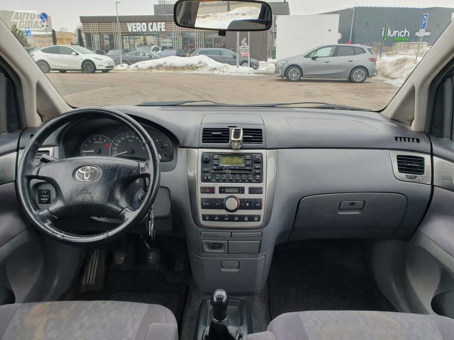 Zils Toyota avensis-verso 2003 Kauņa, ar dzinēja tilpumu 2.00 L un nobraukumu 223 tūkst. km par 1550 €, foto 7 vietnē AUTOMOTO.COM.LV
