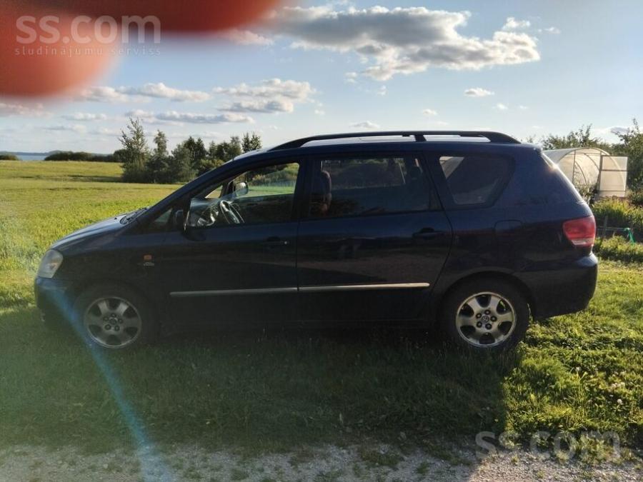 Zils Toyota avensis-verso 2003 Rēzekne, ar dzinēja tilpumu 2.00 L un nobraukumu 348 tūkst. km par 1790 €, foto 1 vietnē AUTOMOTO.COM.LV
