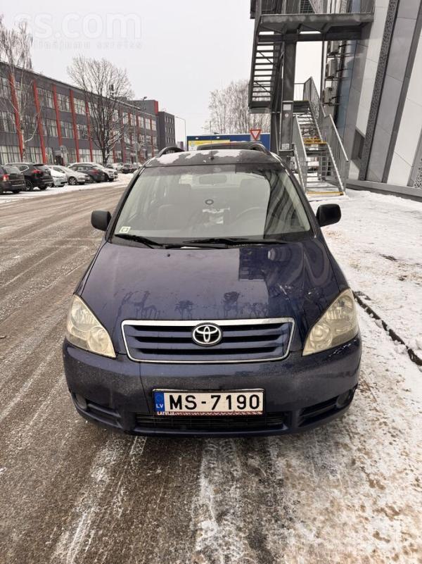 Zils Toyota avensis-verso 2004 Rīga, ar dzinēja tilpumu 2.00 L un nobraukumu 0 tūkst. km par 700 €, foto 2 vietnē AUTOMOTO.COM.LV