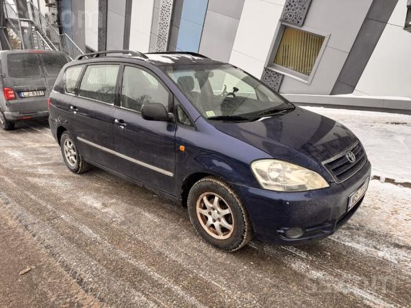 Zils Toyota avensis-verso 2004 Rīga, ar dzinēja tilpumu 2.00 L un nobraukumu 0 tūkst. km par 700 €, foto 3 vietnē AUTOMOTO.COM.LV