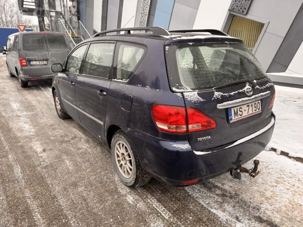 Zils Toyota avensis-verso 2004 Rīga, ar dzinēja tilpumu 2.00 L un nobraukumu 0 tūkst. km par 700 €, foto 4 vietnē AUTOMOTO.COM.LV