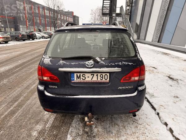 Zils Toyota avensis-verso 2004 Rīga, ar dzinēja tilpumu 2.00 L un nobraukumu 0 tūkst. km par 700 €, foto 5 vietnē AUTOMOTO.COM.LV