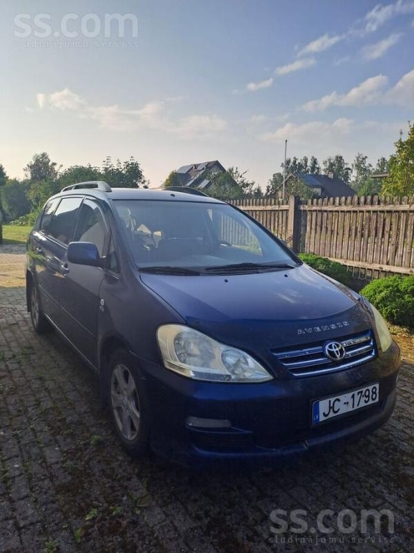 Blue Toyota avensis-verso 2004 in Riga, with an engine capacity of 2.00 L and mileage of 411 thousand km for 1000 €, photo 1 on AUTOMOTO.COM.LV