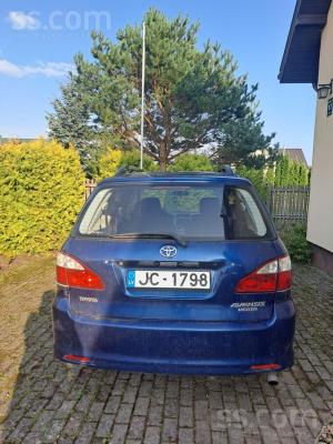 Zils Toyota avensis-verso 2004 Rīga, ar dzinēja tilpumu 2.00 L un nobraukumu 411 tūkst. km par 1000 €, foto 3 vietnē AUTOMOTO.COM.LV