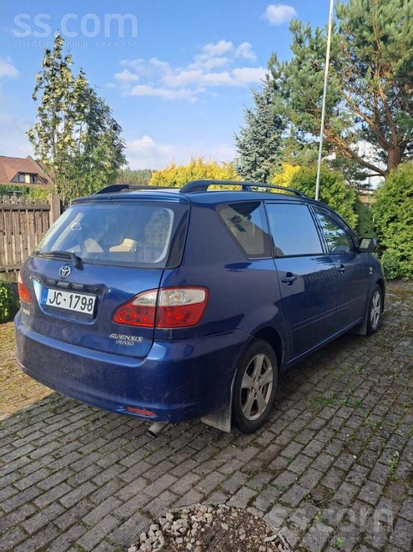 Blue Toyota avensis-verso 2004 in Riga, with an engine capacity of 2.00 L and mileage of 411 thousand km for 1000 €, photo 3 on AUTOMOTO.COM.LV
