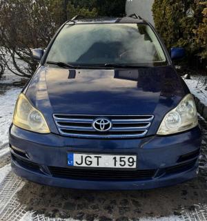 Zils Toyota avensis-verso 2005 Viļņa, ar dzinēja tilpumu 2.00 L un nobraukumu 599 tūkst. km par 1250 €, foto  vietnē AUTOMOTO.COM.LV