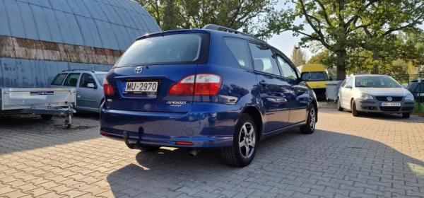 Blue Toyota avensis-verso 2005 in Valmiera, with an engine capacity of 2.00 L and mileage of 3057 thousand km for 1900 €, photo 3 on AUTOMOTO.COM.LV