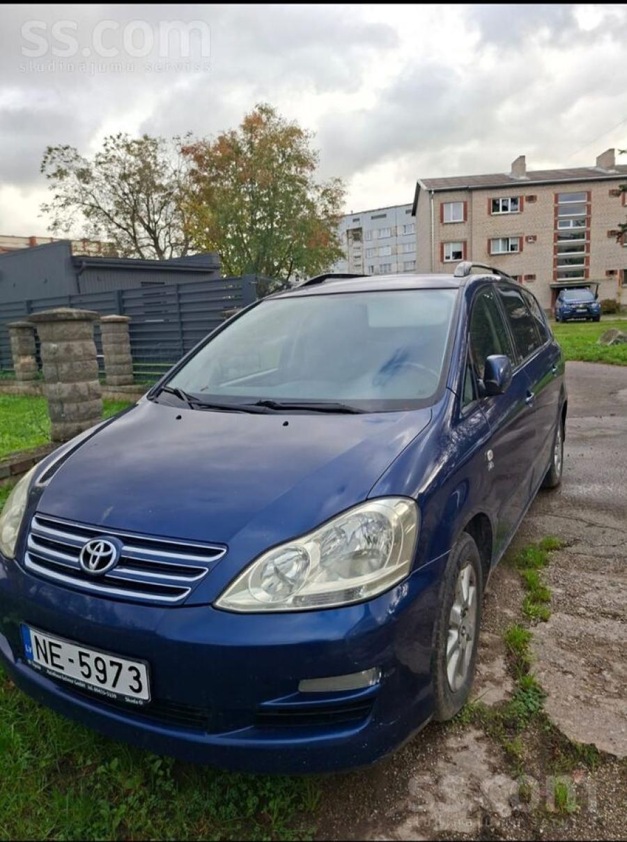 Zils Toyota avensis-verso 2005 Bauska, ar dzinēja tilpumu 2.00 L un nobraukumu 371 tūkst. km par 1300 €, foto 1 vietnē AUTOMOTO.COM.LV