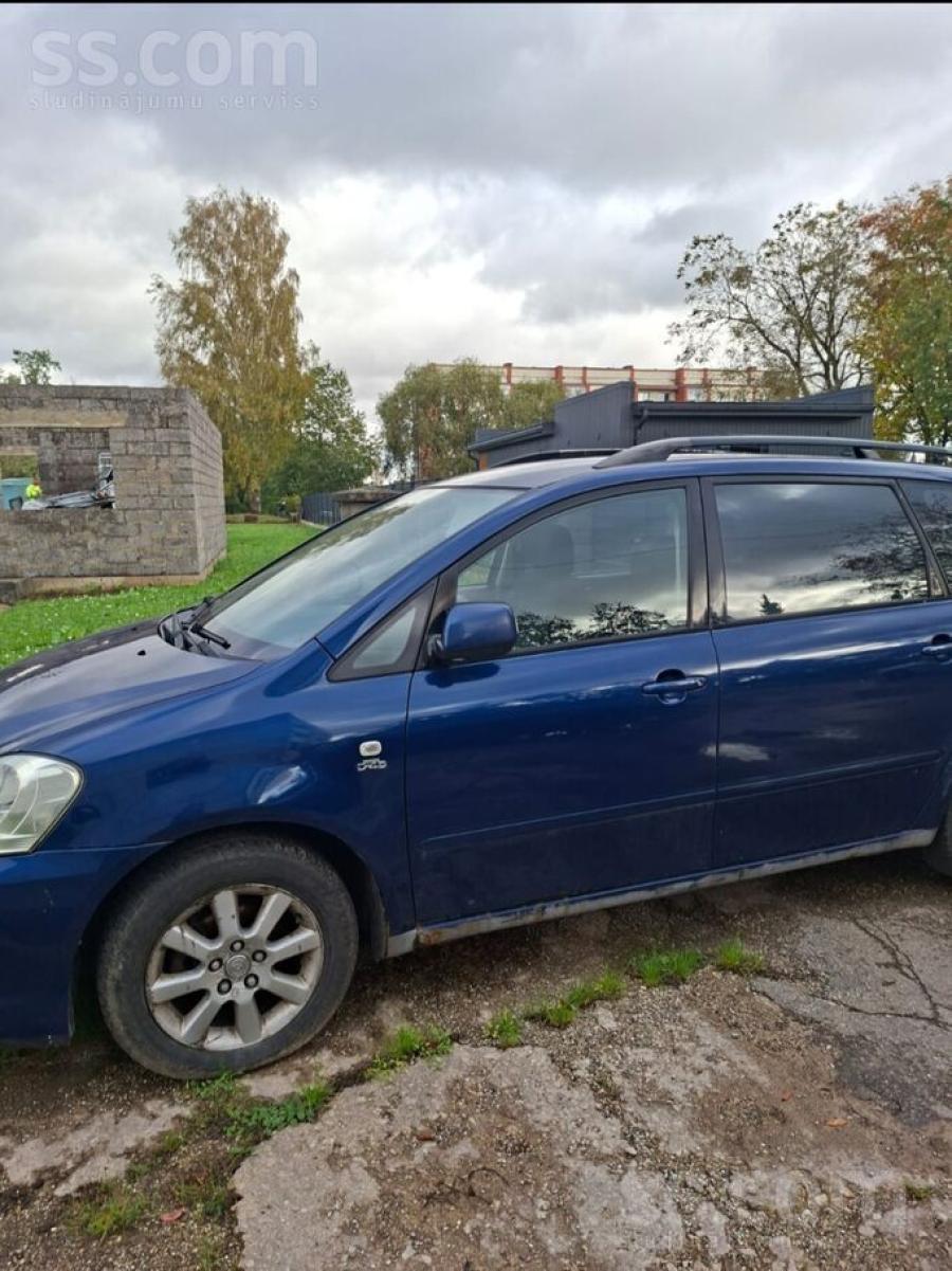 Zils Toyota avensis-verso 2005 Bauska, ar dzinēja tilpumu 2.00 L un nobraukumu 371 tūkst. km par 1300 €, foto 3 vietnē AUTOMOTO.COM.LV
