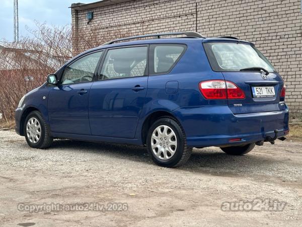 Синий Тойота Авенсис Версо 2004 в Нарва, объемом двигателя 2.00 л и пробегом 304 тыс. км за 1499 €, фото 11 на AUTOMOTO.COM.LV