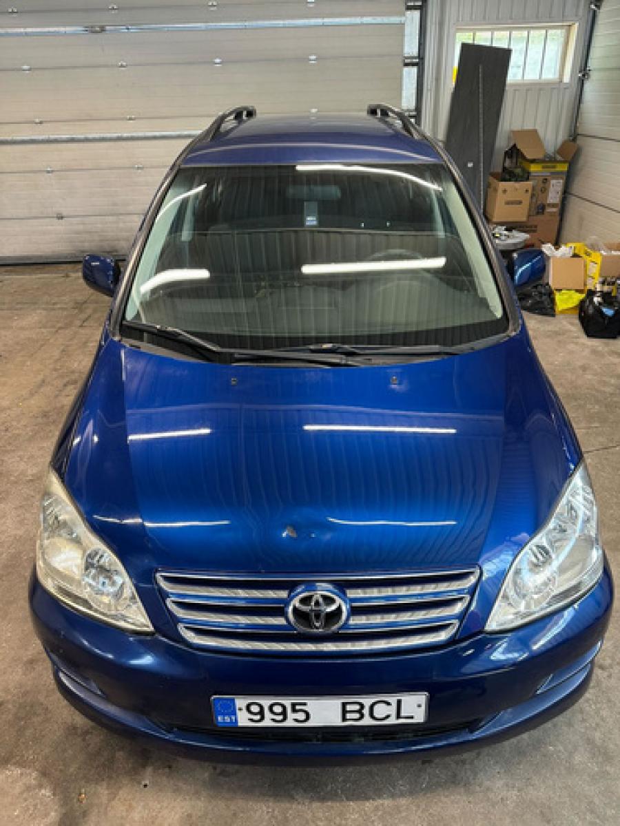 Синий Тойота Авенсис Версо 2004 в Таллин, объемом двигателя 0.00 л и пробегом 174 тыс. км за 3900 €, фото 3 на AUTOMOTO.COM.LV
