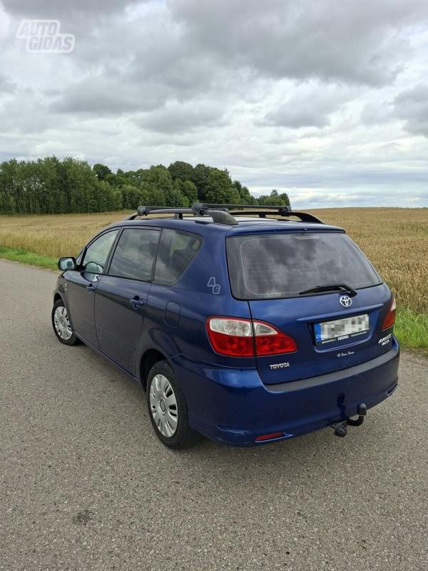 Blue Toyota avensis-verso 2004 in Raseiniai, with an engine capacity of 2.00 L and mileage of 425 thousand km for 1950 €, photo 1 on AUTOMOTO.COM.LV