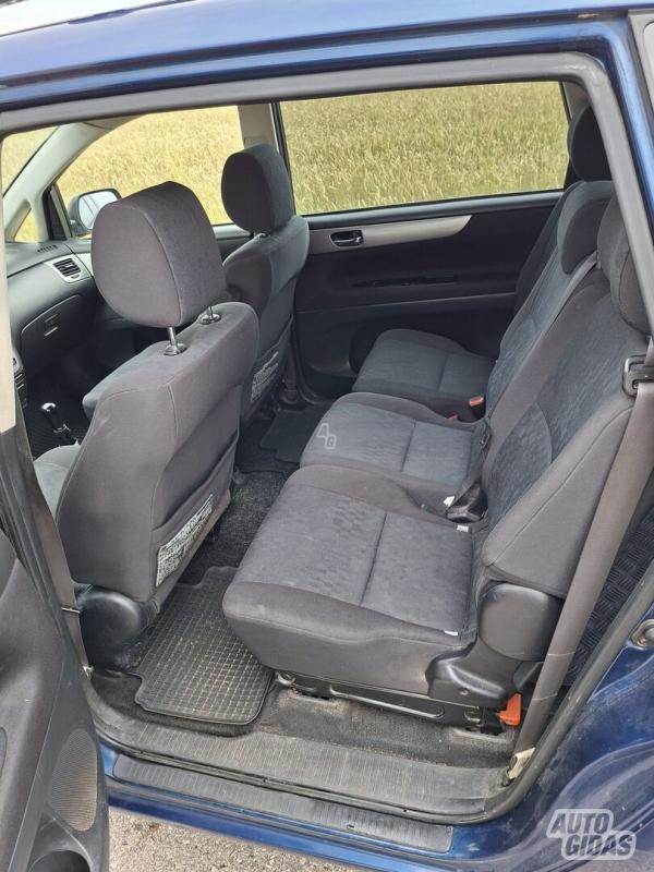 Blue Toyota avensis-verso 2004 in Raseiniai, with an engine capacity of 2.00 L and mileage of 425 thousand km for 1950 €, photo 6 on AUTOMOTO.COM.LV