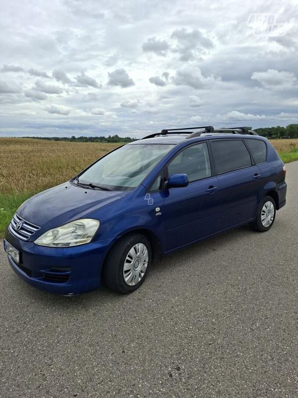 Zils Toyota avensis-verso 2004 Raseiniai, ar dzinēja tilpumu 2.00 L un nobraukumu 425 tūkst. km par 1950 €, foto 4 vietnē AUTOMOTO.COM.LV