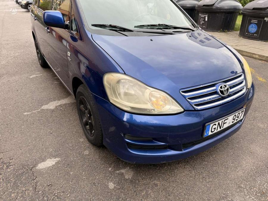 Blue Toyota avensis-verso 2004 in Vilnius, with an engine capacity of 2.00 L and mileage of 418 thousand km for 750 €, photo 4 on AUTOMOTO.COM.LV