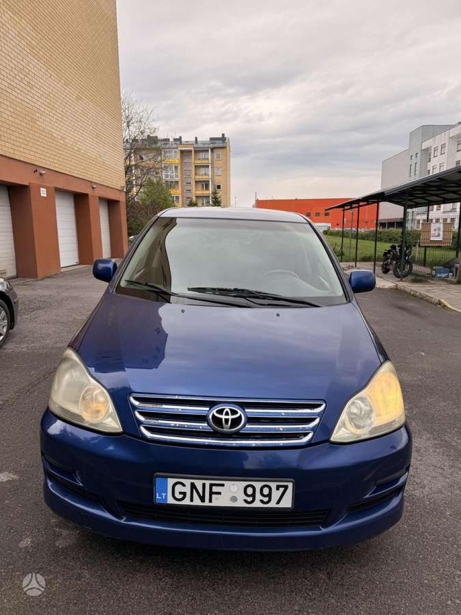 Blue Toyota avensis-verso 2004 in Vilnius, with an engine capacity of 2.00 L and mileage of 418 thousand km for 750 €, photo 5 on AUTOMOTO.COM.LV