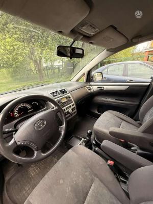 Blue Toyota avensis-verso 2004 in Vilnius, with an engine capacity of 2.00 L and mileage of 418 thousand km for 750 €, photo 8 on AUTOMOTO.COM.LV