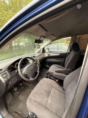 Blue Toyota avensis-verso 2004 in Vilnius, with an engine capacity of 2.00 L and mileage of 418 thousand km for 750 €, photo 9 on AUTOMOTO.COM.LV