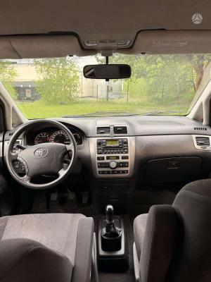 Blue Toyota avensis-verso 2004 in Vilnius, with an engine capacity of 2.00 L and mileage of 418 thousand km for 750 €, photo 10 on AUTOMOTO.COM.LV