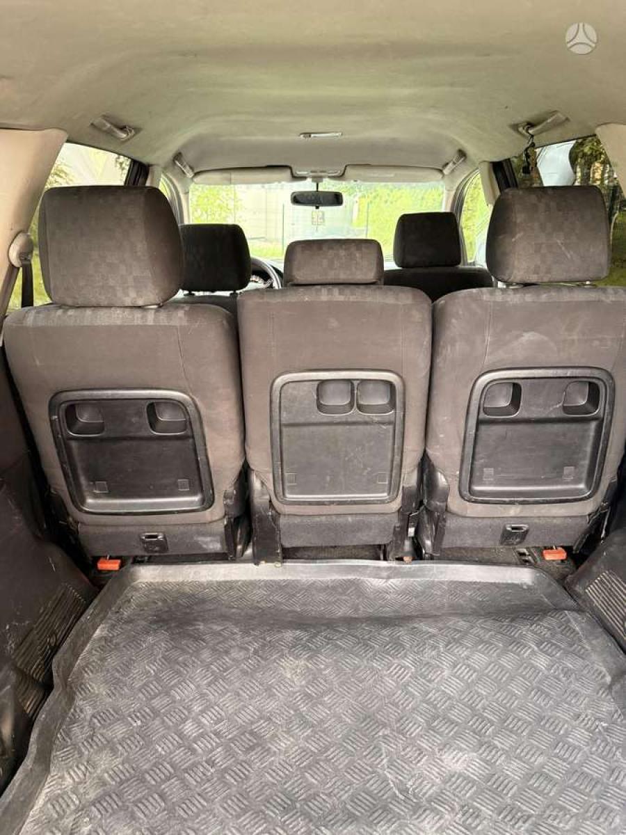 Blue Toyota avensis-verso 2004 in Vilnius, with an engine capacity of 2.00 L and mileage of 418 thousand km for 750 €, photo 15 on AUTOMOTO.COM.LV