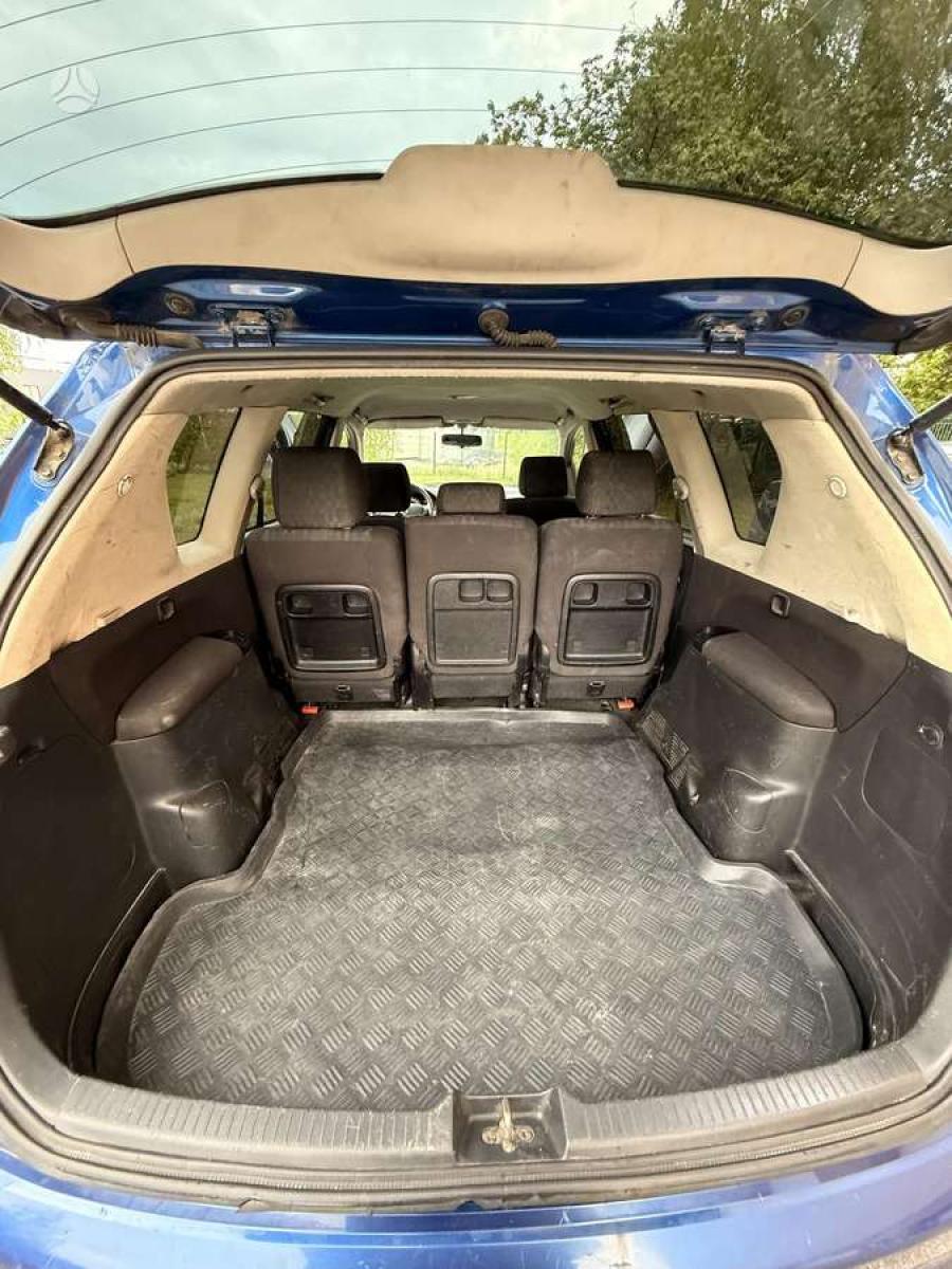 Blue Toyota avensis-verso 2004 in Vilnius, with an engine capacity of 2.00 L and mileage of 418 thousand km for 750 €, photo 16 on AUTOMOTO.COM.LV