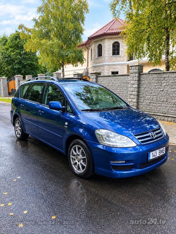 Toyota avensis-verso 2004 Tallina vietnē Zils Toyota avensis-verso 2004 Tallina, ar dzinēja tilpumu 2.00 L un nobraukumu 444 tūkst. km par 1700 €, foto 1 vietnē AUTOMOTO.COM.LV