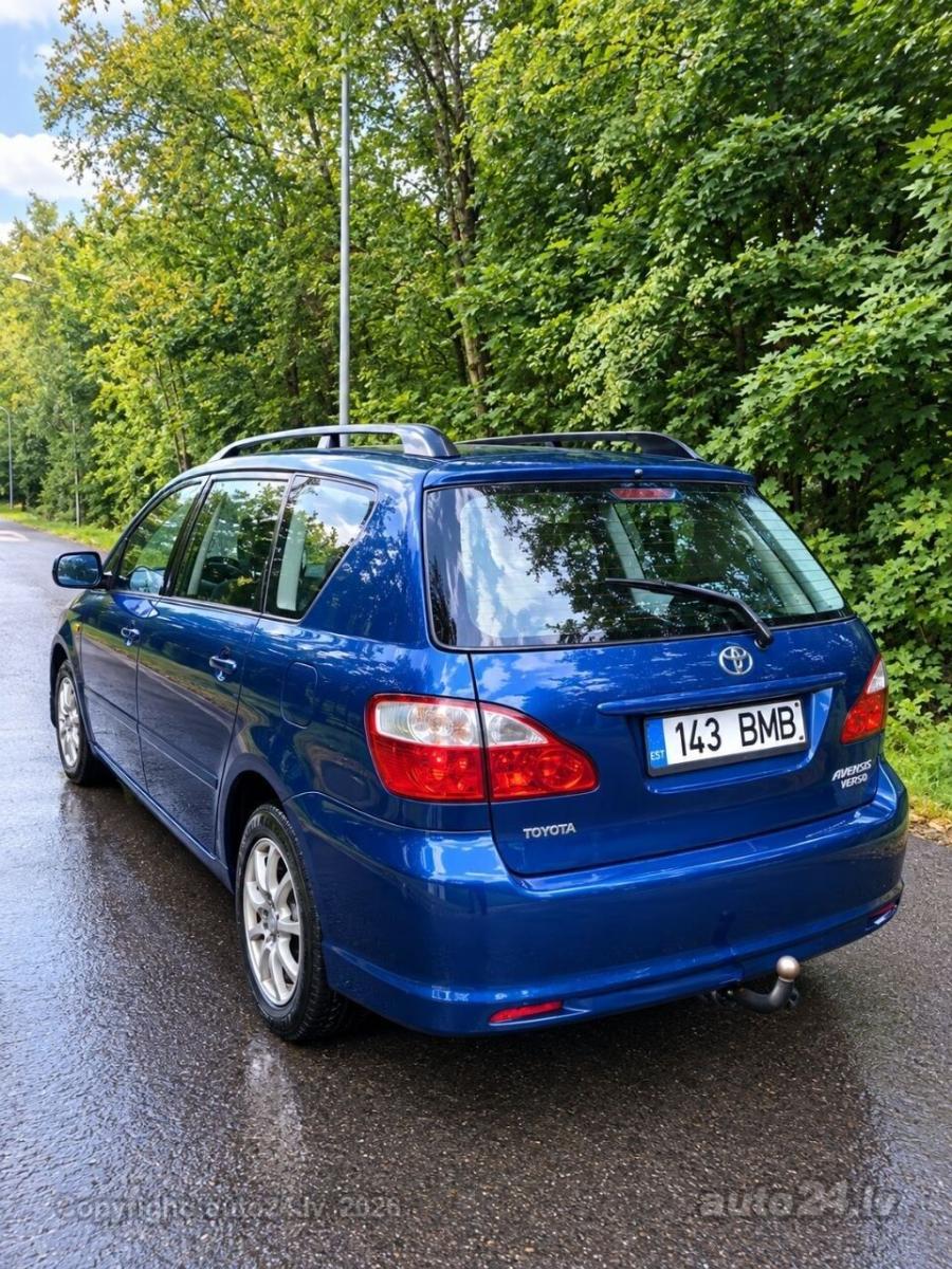 Zils Toyota avensis-verso 2004 Tallina, ar dzinēja tilpumu 2.00 L un nobraukumu 444 tūkst. km par 1700 €, foto 5 vietnē AUTOMOTO.COM.LV