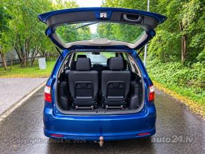 Zils Toyota avensis-verso 2004 Tallina, ar dzinēja tilpumu 2.00 L un nobraukumu 444 tūkst. km par 1700 €, foto 6 vietnē AUTOMOTO.COM.LV