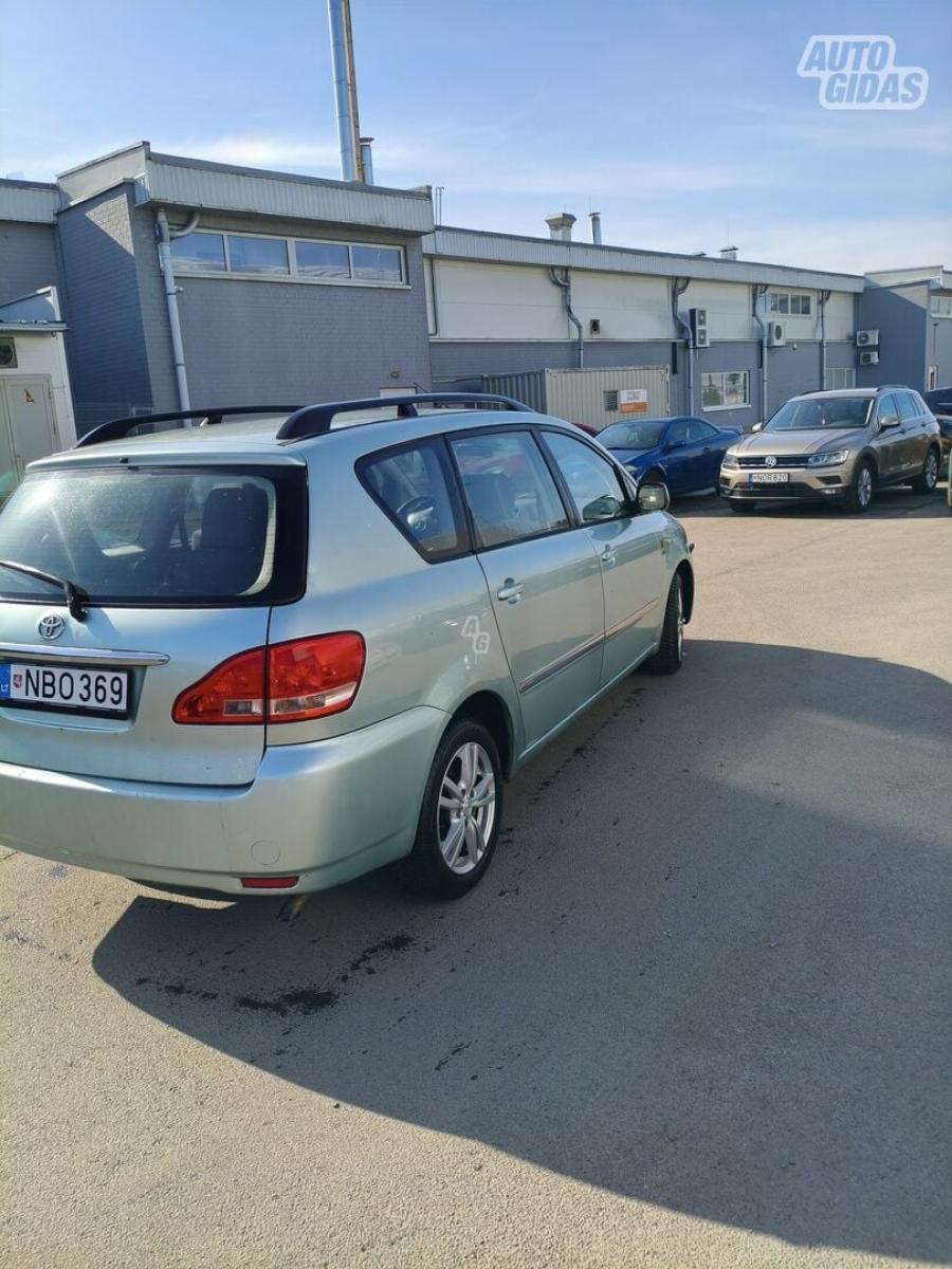 Zaļš Toyota avensis-verso 2001 Viļņa, ar dzinēja tilpumu 2.00 L un nobraukumu 305 tūkst. km par 1000 €, foto 5 vietnē AUTOMOTO.COM.LV
