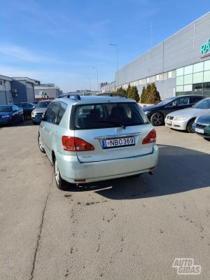 Zaļš Toyota avensis-verso 2001 Viļņa, ar dzinēja tilpumu 2.00 L un nobraukumu 305 tūkst. km par 1000 €, foto 6 vietnē AUTOMOTO.COM.LV