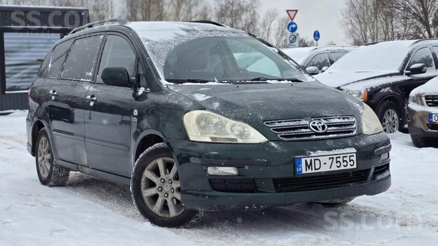 Zaļš Toyota avensis-verso 2004 Jelgava, ar dzinēja tilpumu 2.00 L un nobraukumu 0 tūkst. km par 1990 €, foto 3 vietnē AUTOMOTO.COM.LV