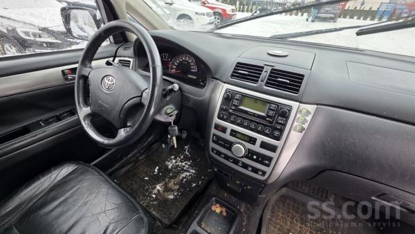 Zaļš Toyota avensis-verso 2004 Jelgava, ar dzinēja tilpumu 2.00 L un nobraukumu 0 tūkst. km par 1990 €, foto 9 vietnē AUTOMOTO.COM.LV