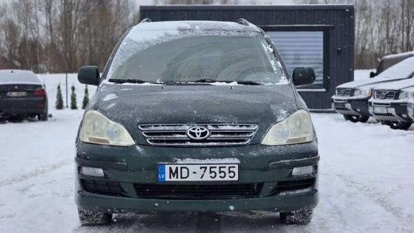 Green Toyota avensis-verso 2004 in Jelgava, with an engine capacity of 2.00 L and mileage of 401 thousand km for 1990 €, photo 2 on AUTOMOTO.COM.LV