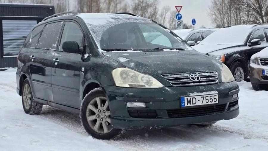 Zaļš Toyota avensis-verso 2004 Jelgava, ar dzinēja tilpumu 2.00 L un nobraukumu 401 tūkst. km par 1990 €, foto 4 vietnē AUTOMOTO.COM.LV