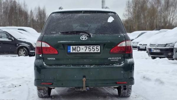 Green Toyota avensis-verso 2004 in Jelgava, with an engine capacity of 2.00 L and mileage of 401 thousand km for 1990 €, photo 5 on AUTOMOTO.COM.LV
