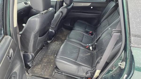 Green Toyota avensis-verso 2004 in Jelgava, with an engine capacity of 2.00 L and mileage of 401 thousand km for 1990 €, photo 8 on AUTOMOTO.COM.LV