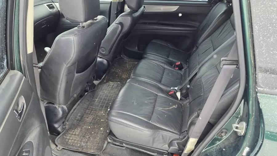 Zaļš Toyota avensis-verso 2004 Jelgava, ar dzinēja tilpumu 2.00 L un nobraukumu 401 tūkst. km par 1990 €, foto 9 vietnē AUTOMOTO.COM.LV