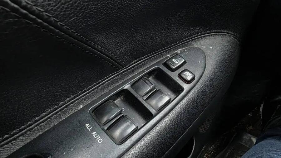 Zaļš Toyota avensis-verso 2004 Jelgava, ar dzinēja tilpumu 2.00 L un nobraukumu 401 tūkst. km par 1990 €, foto 13 vietnē AUTOMOTO.COM.LV