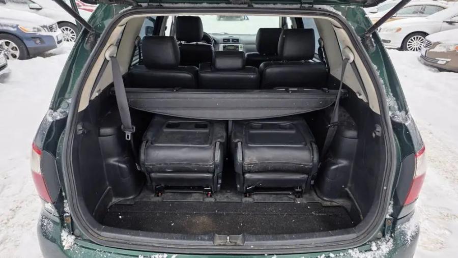 Zaļš Toyota avensis-verso 2004 Jelgava, ar dzinēja tilpumu 2.00 L un nobraukumu 401 tūkst. km par 1990 €, foto 16 vietnē AUTOMOTO.COM.LV