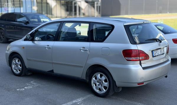 Pelēks Toyota avensis-verso 2003 Viļņa, ar dzinēja tilpumu 2.00 L un nobraukumu 395 tūkst. km par 1150 €, foto 4 vietnē AUTOMOTO.COM.LV